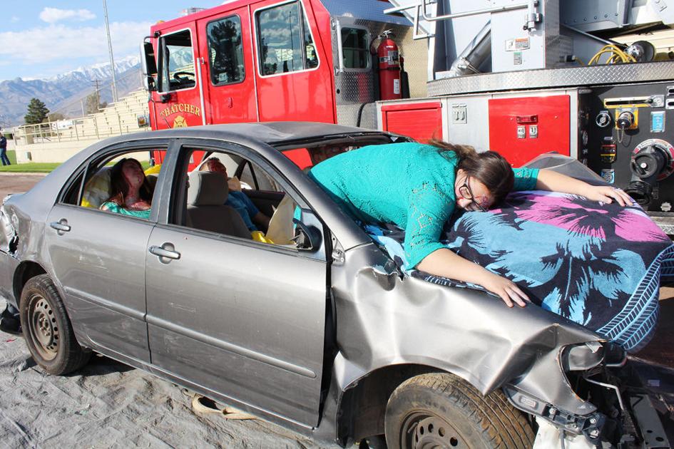 Mock car crash gives youths a wake up call | Local News Stories ...