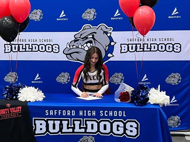 Safford grad Kloe Botkins taking her high-flying act to Texas | Local ...