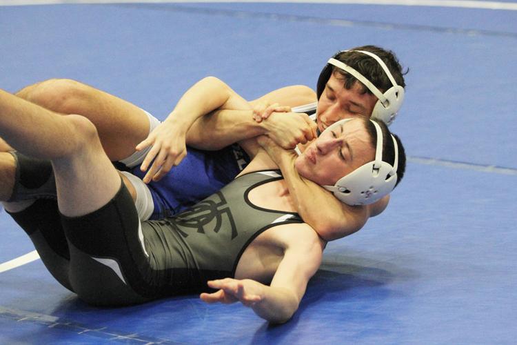 Double win for Safford on the wrestling mat | Local Sports News ...