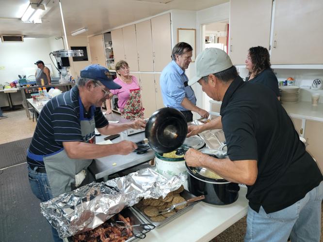 Volunteers treat 1st responders to hot breakfast | Local News ...