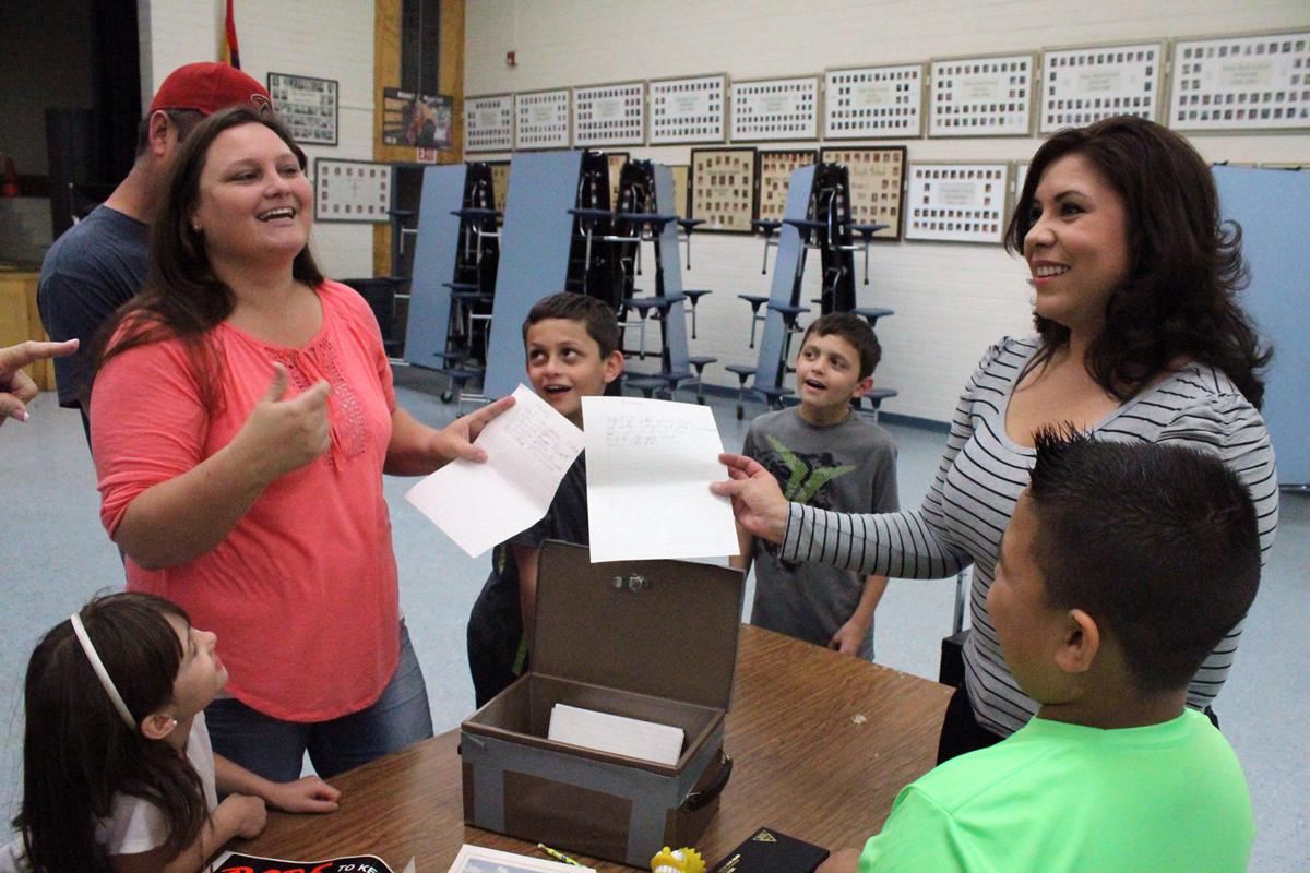 Aye, caramba! Pima Elementary opens 25 year-old time capsule | Local ...
