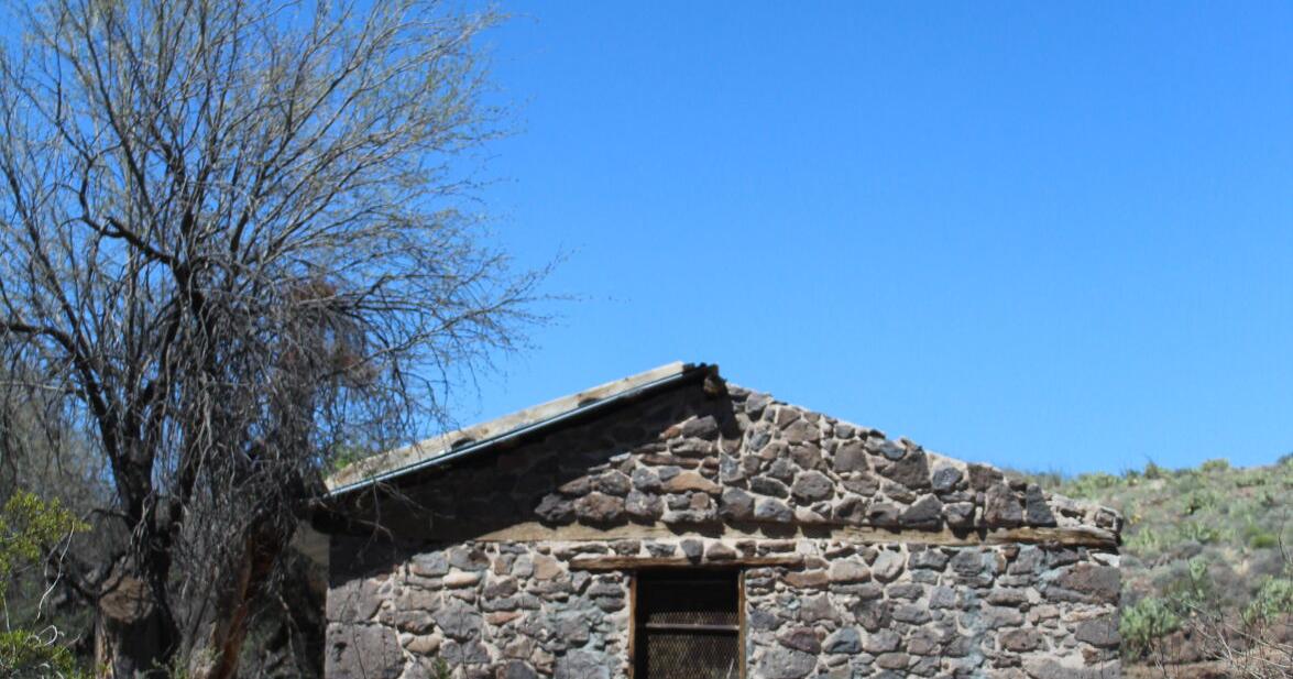 MIDDLE OF SOMEWHERE Serna Cabin offers a glimpse of region's past ...