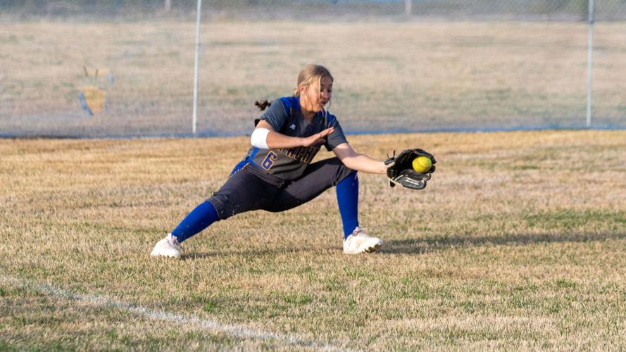 Fort Thomas softball drops two to Mogollon | Local Sports | eacourier.com