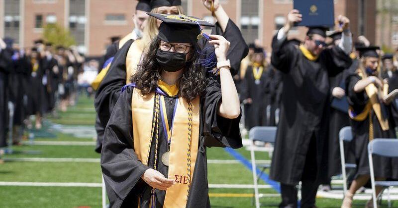 College tradition survives pandemic: Merrimack students enjoy stage ...