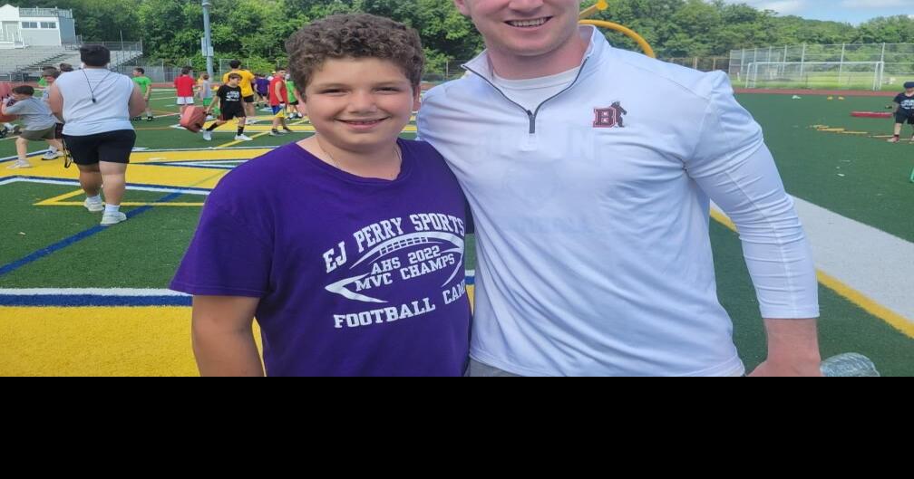 E.J. Perry IV visits Andover High Football Camp | Sports | eagletribune.com