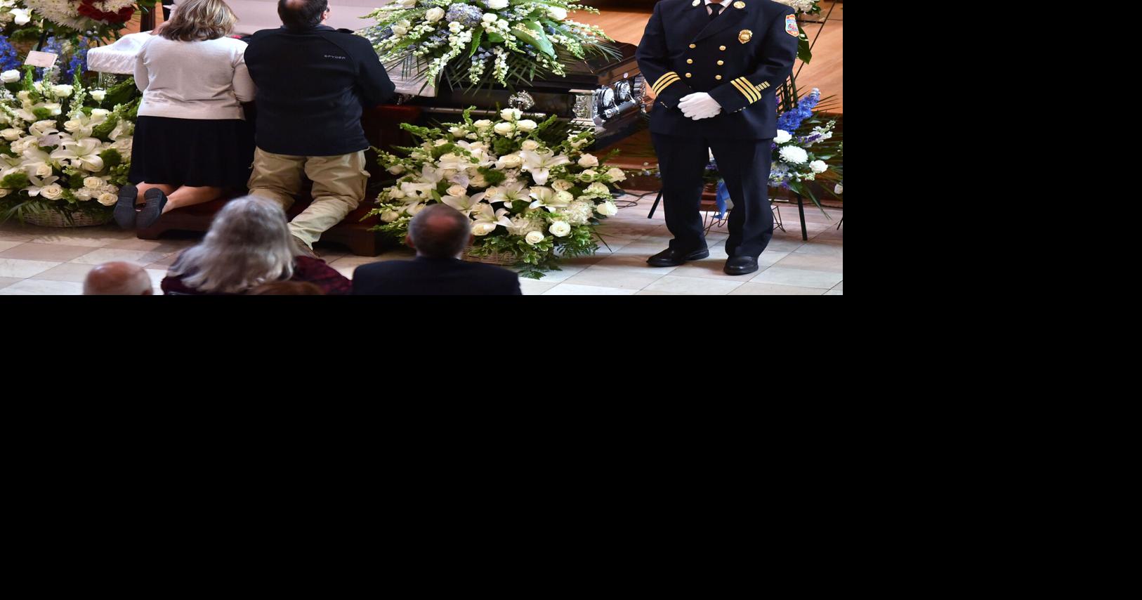 Hundreds pay their last respects to Methuen Mayor Neil Perry ...