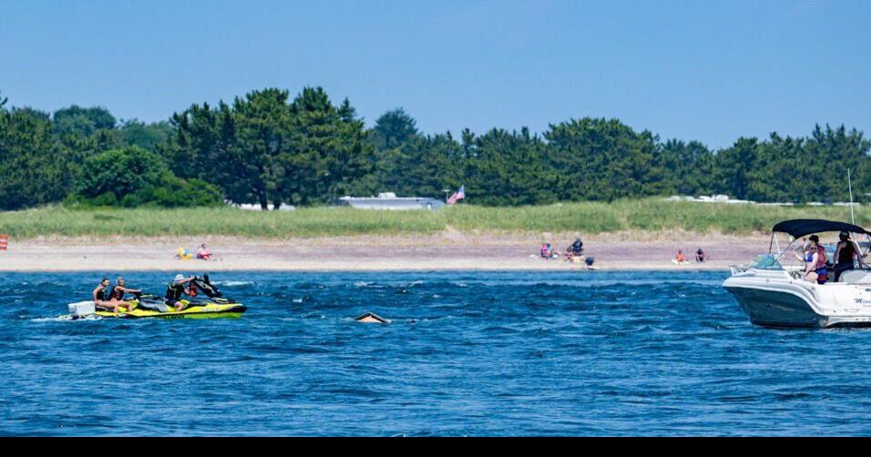 Boat sinks in Merrimack River, boaters rescued | News | eagletribune.com