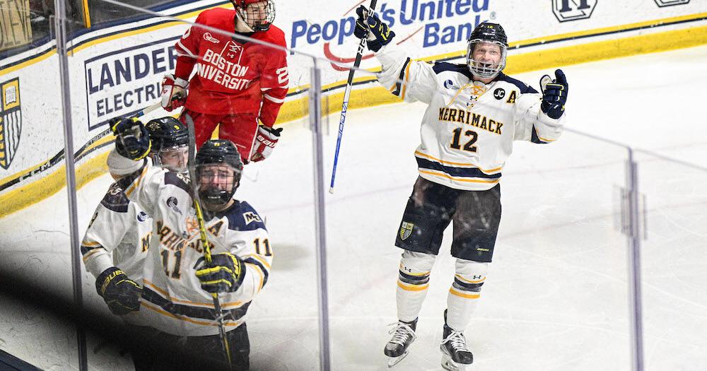 Fourth line huge in sweep of B.U. | Sports | eagletribune.com