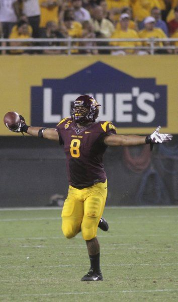 NFL linebacker Magee now a Spinners outfielder | National Sports ...