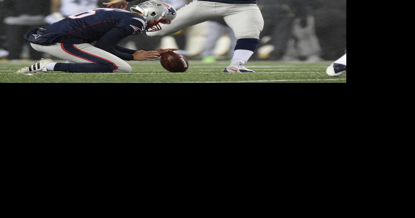 Stephen Gostkowski signing autograph in Saugus tonight | Sports ...