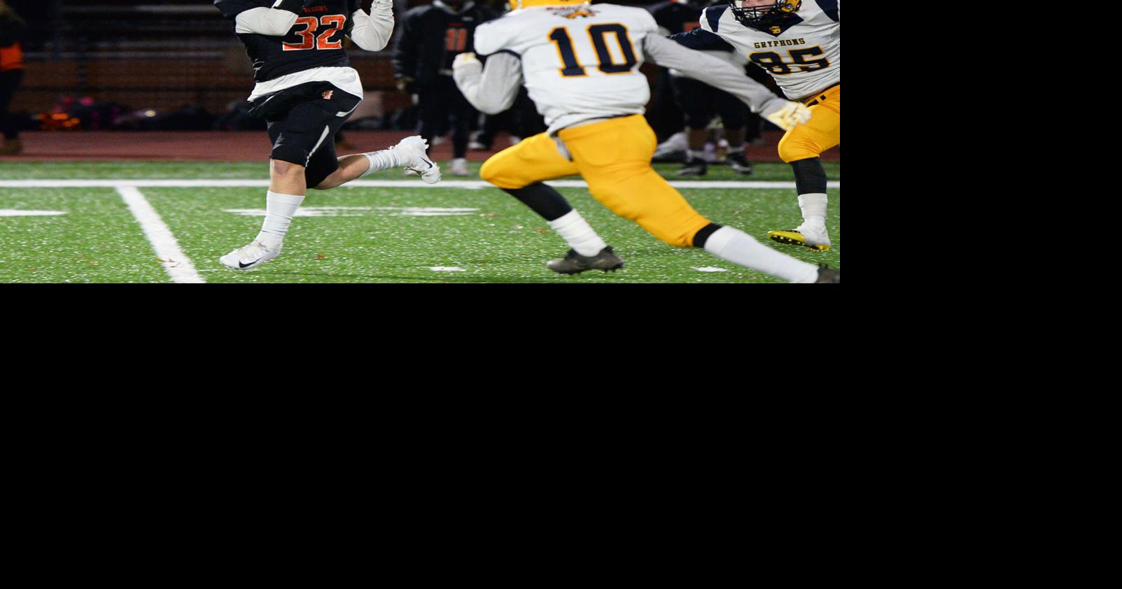 SLIDESHOW: Greater Lawrence Football Action | Gallery | eagletribune.com