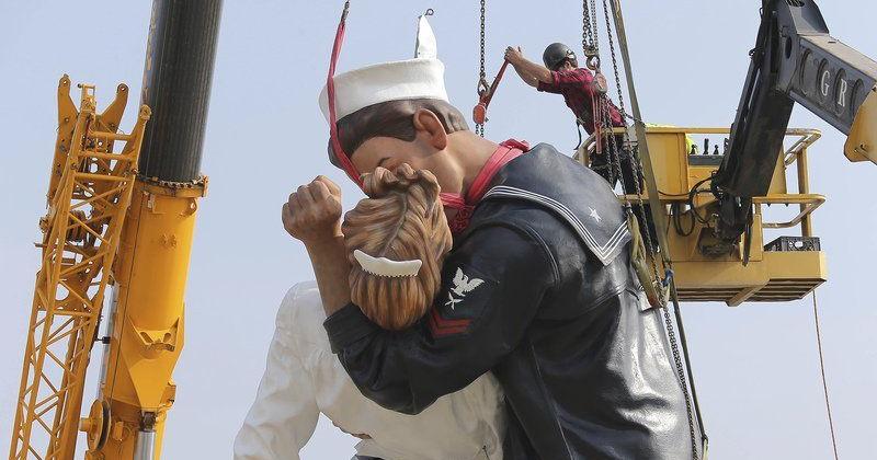 Sculpture of end-of-WWII kiss lands in Normandy | Lifestyle ...