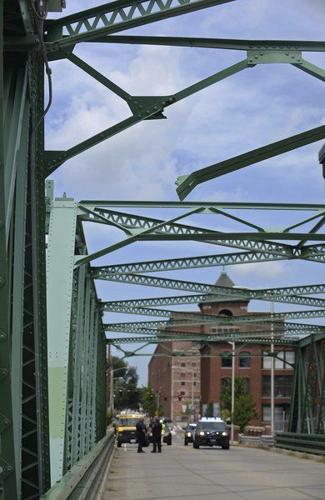 Duck bridge in Lawrence to close overnight Thursday | Merrimack Valley ...