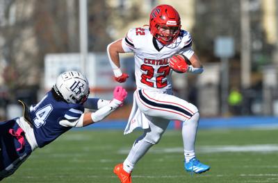 Central's Chase chooses Davidson football | Local Sports | eagletribune.com