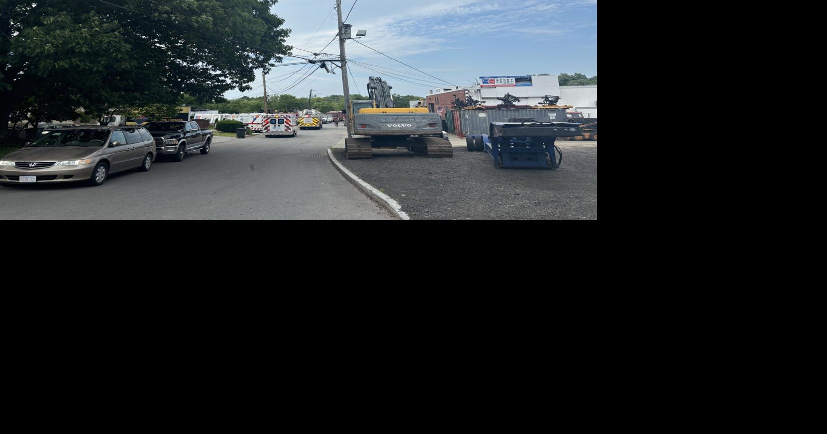 Firefighters, divers searching Merrimack River after plane crash ...