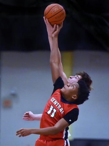 Javi plays the hero: Central's Lopez drains game-winner, sinks Knights ...