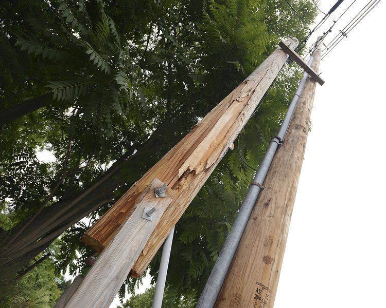 Councilors ready to crack down on double utility poles | | eagletribune.com