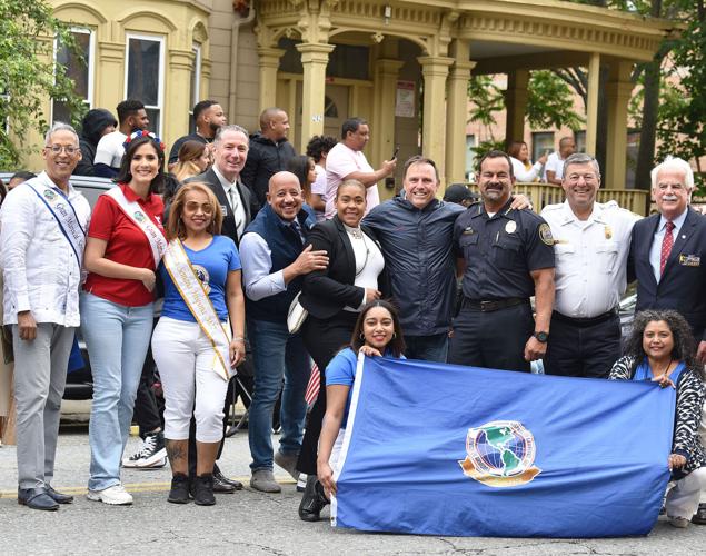 SLIDESHOW: Semana Hispana Parade | Gallery | eagletribune.com