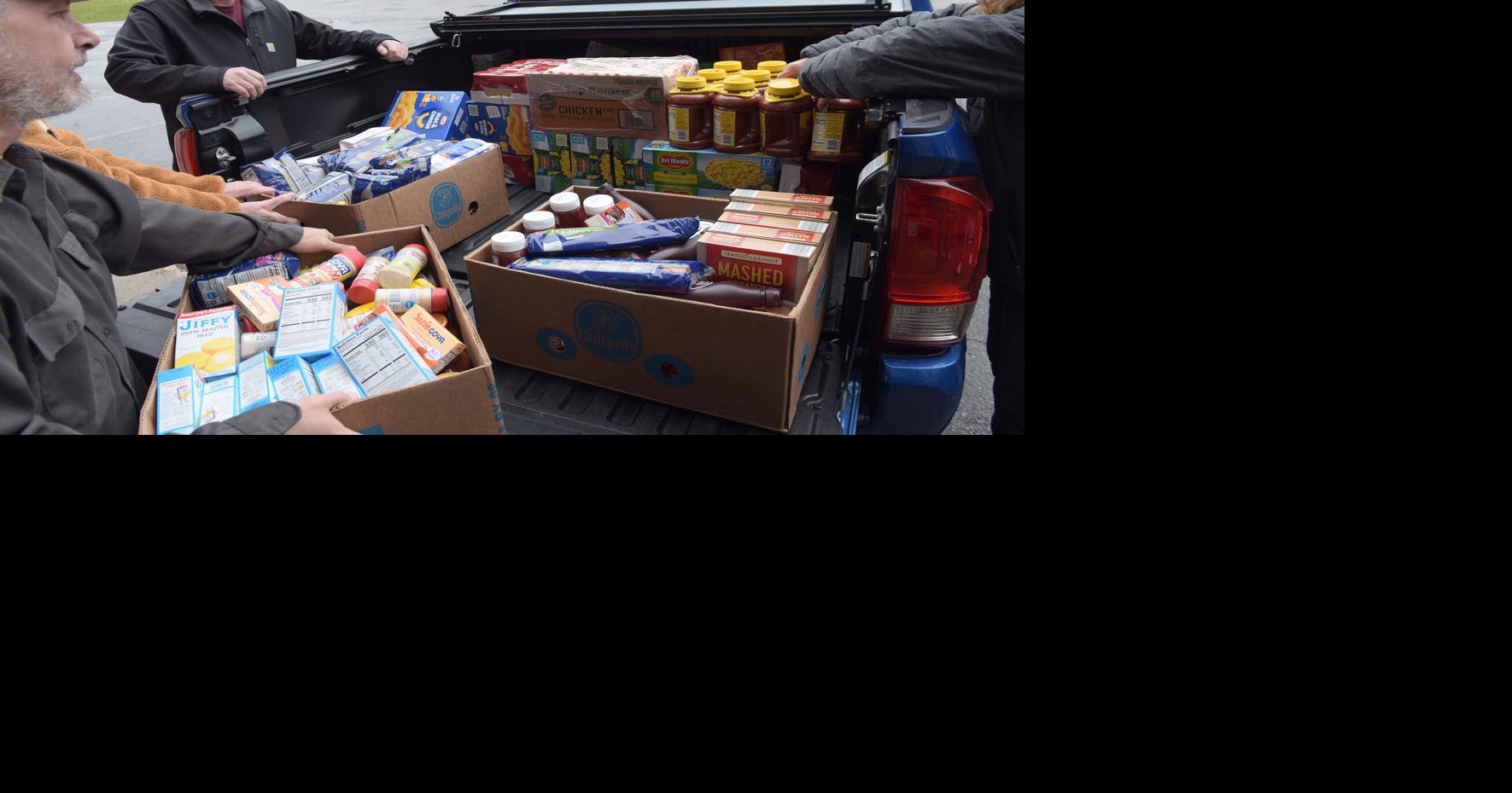 Food, clothing donations flow in ahead of holidays | Photos ...