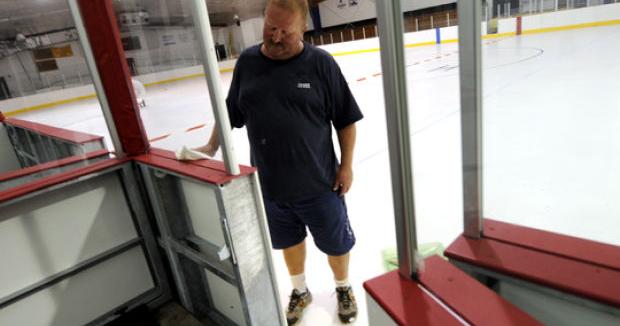 $91,000 rebuilds Haverhill ice skating rink | Local News | eagletribune.com