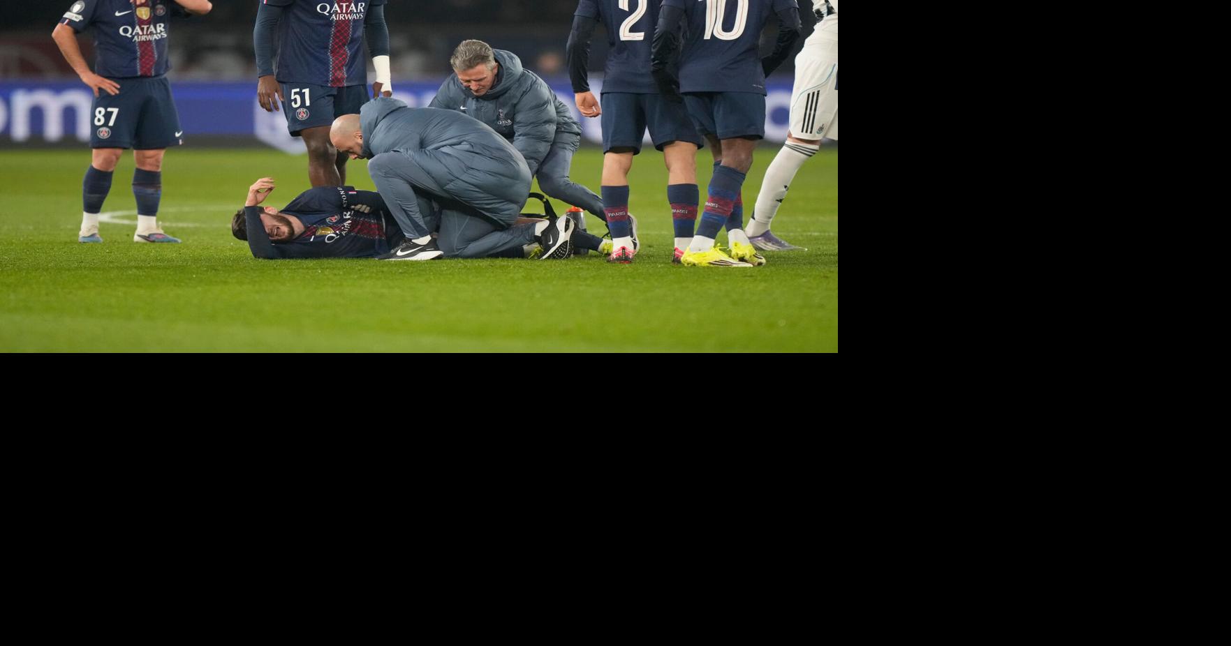 PSG's injury woes continue as winger Kvaratskhelia hurts right ankle ...