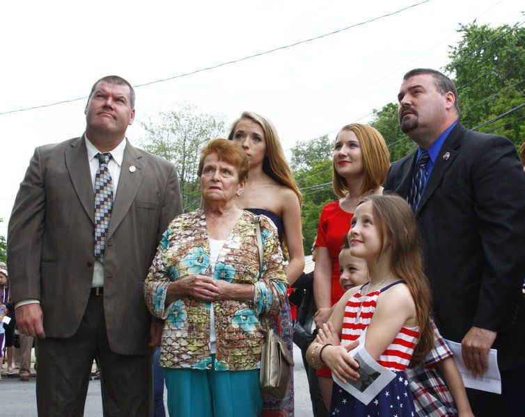 City dedicates square to fallen officer 43 years later | News ...