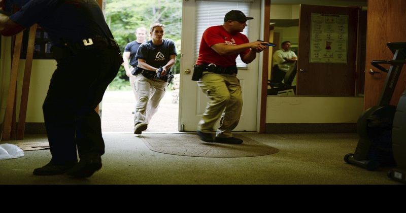 SWAT trains in Windham | New Hampshire | eagletribune.com