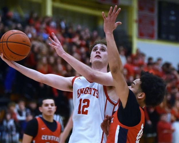 Javi plays the hero: Central's Lopez drains game-winner, sinks Knights ...