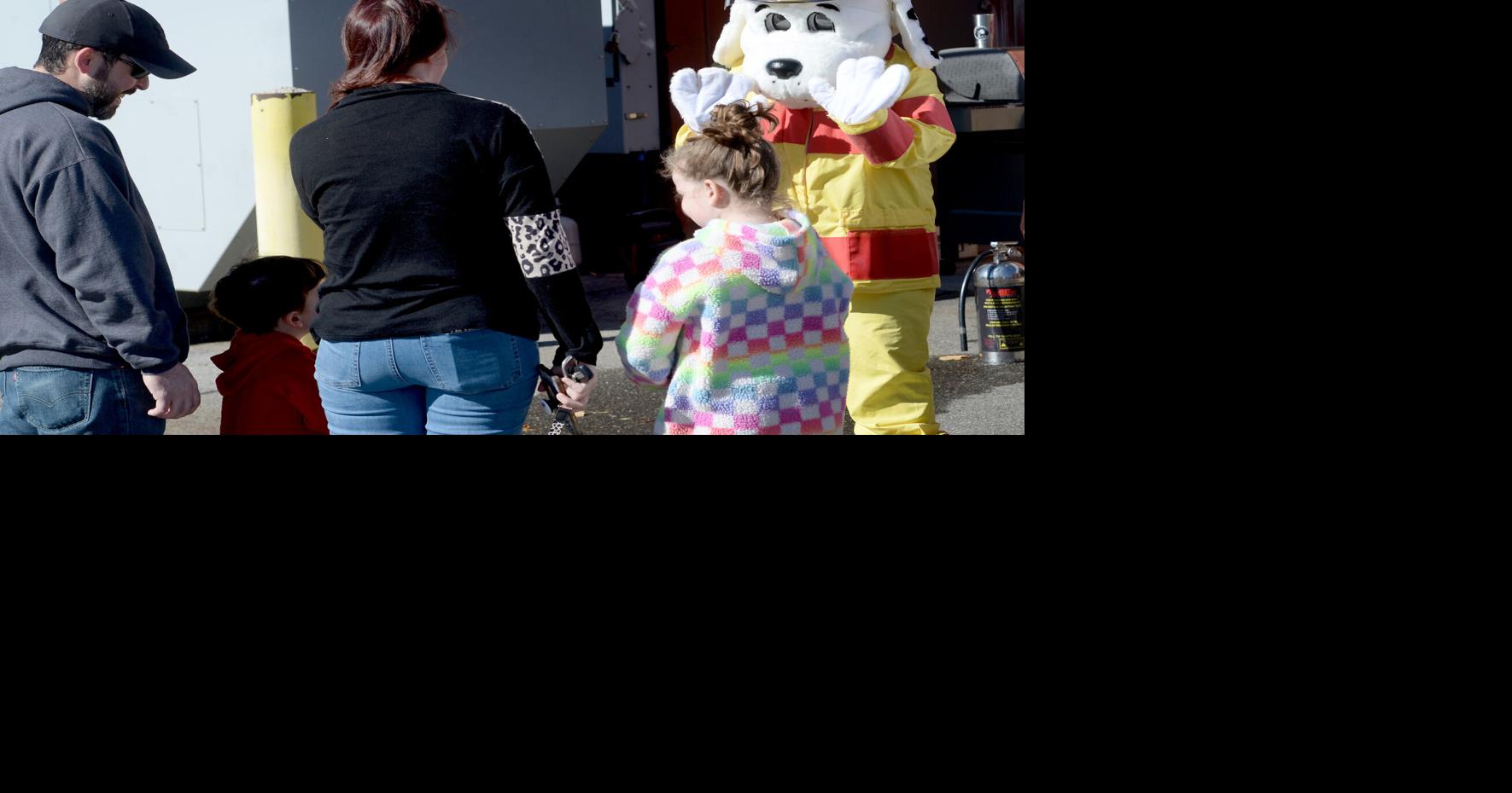 Derry FD opens doors to community | New Hampshire | eagletribune.com