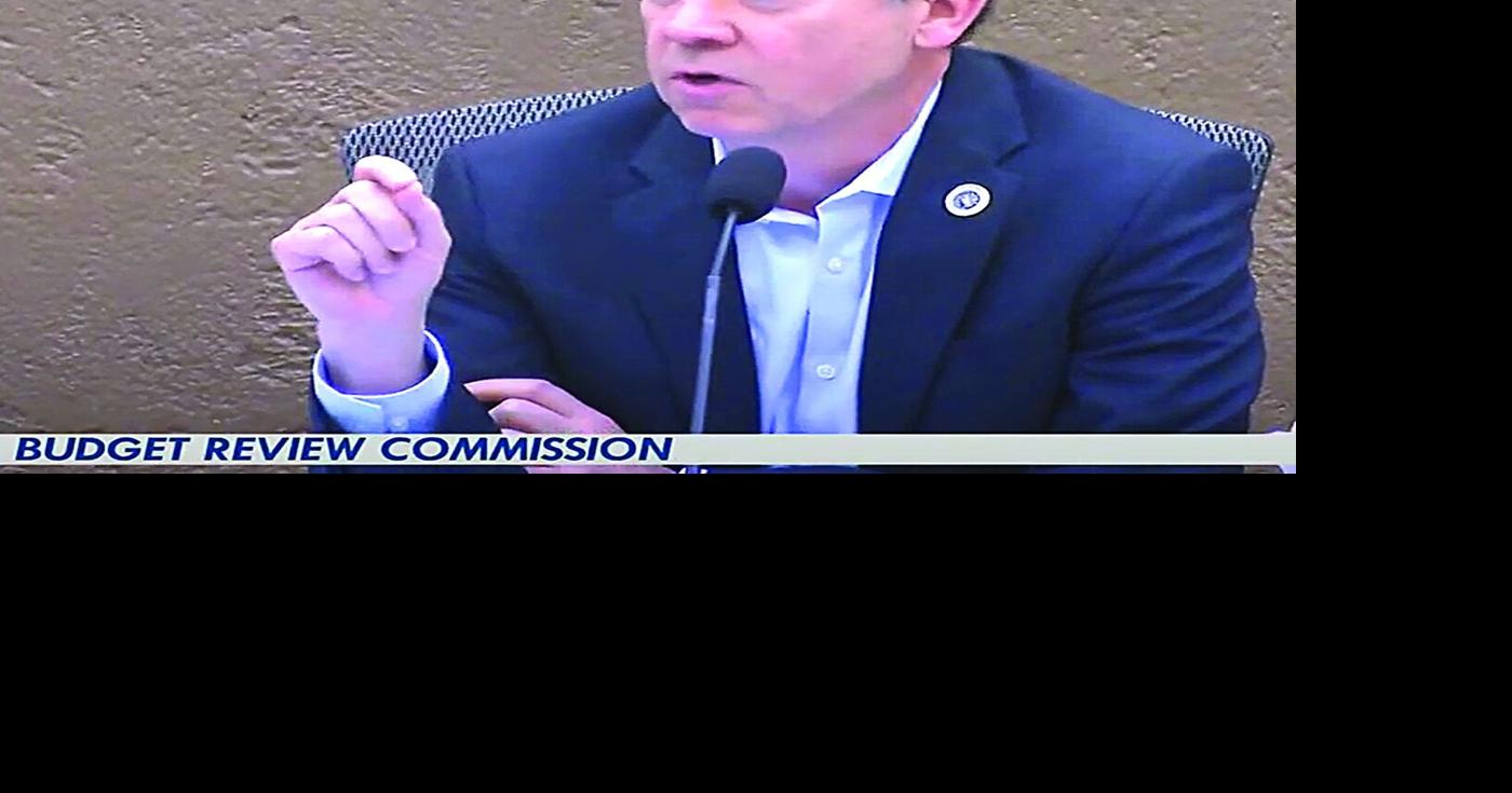 Caton shrugging off criticism | | eastvalleytribune.com