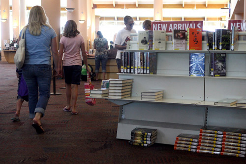 Gilbert libraries to get security guards | Gilbert | eastvalleytribune.com