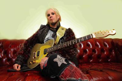 Rob Zombie guitarist John 5 feels the heat, but loves it in AZ | Get ...