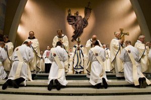 Phoenix Diocese ordains six priests | News | eastvalleytribune.com
