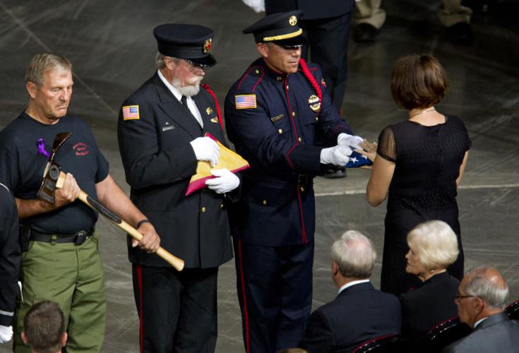 'Bless my hot shot crew:' Yarnell Hill fire survivor speaks at memorial ...