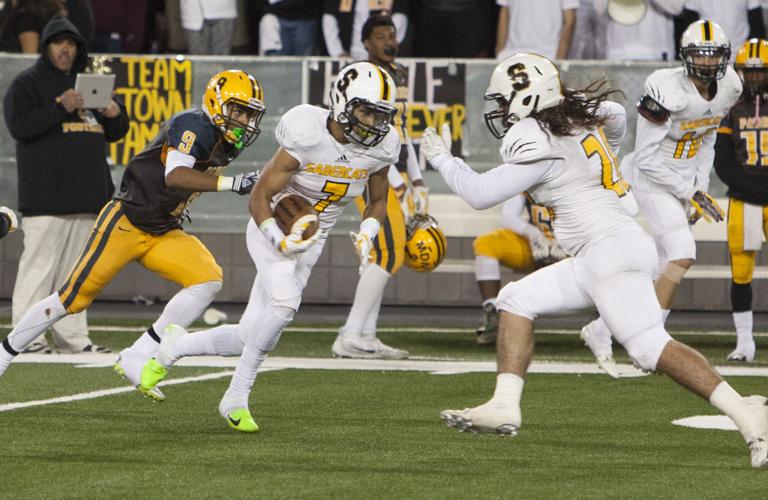 Photos: DII Football Championship | Photos & Video | eastvalleytribune.com