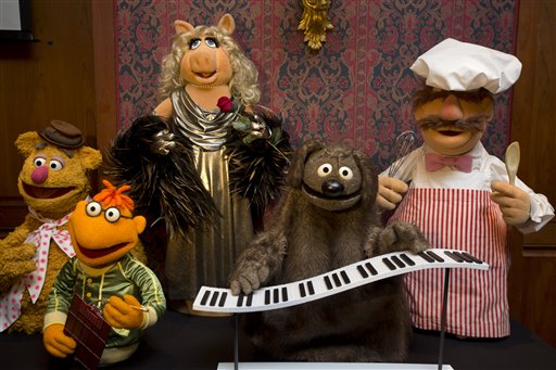 Miss Piggy joins Kermit in Smithsonian collection | Travel ...