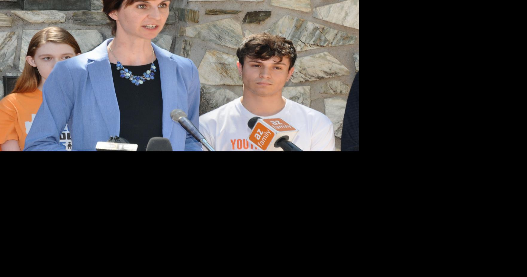 Schools chief, students make new plea for counselors | East Valley ...
