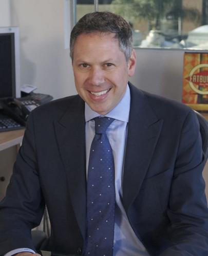 Fatburger CEO goes to work at Mesa restaurant for ‘Undercover Boss ...