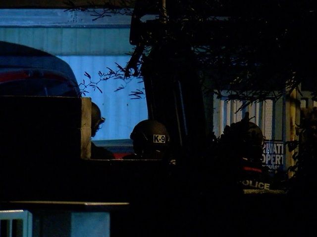 US Marshals, SWAT teams surround Mesa home | East Valley Local News ...