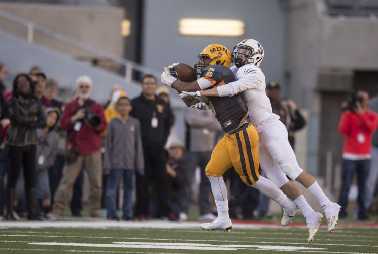 Photos: DII Football Championship | Photos & Video | eastvalleytribune.com
