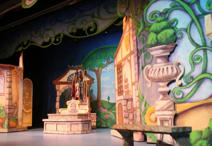 Photos: Set designer | Get Out | eastvalleytribune.com