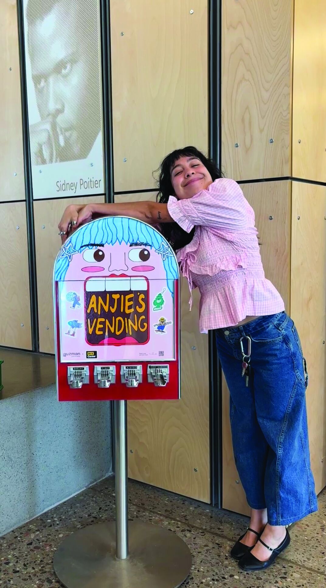 Mesa artist’s vending machine carries a message | | eastvalleytribune.com