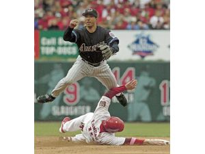 Diamondbacks edge Cards to avert sweep | Sports | eastvalleytribune.com