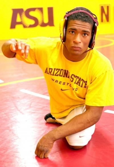 Robles reaches NCAA wrestling finals | Sports | eastvalleytribune.com