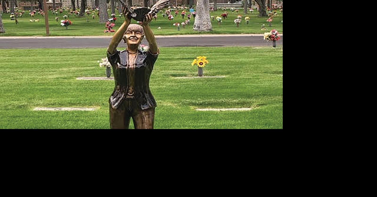 Grave robbers steal priceless Mesa statue | | eastvalleytribune.com