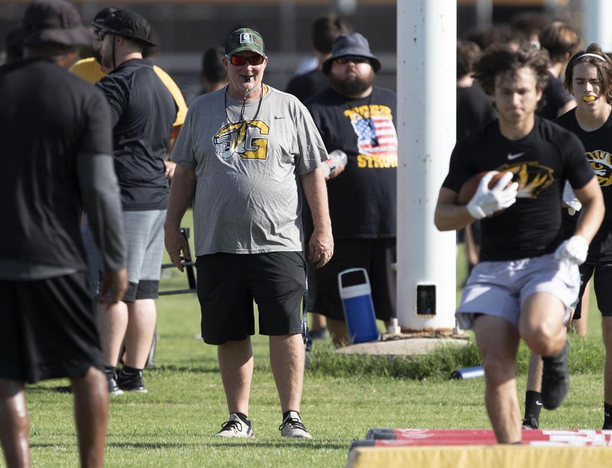 Gilbert seeking first playoff win under coach Derek Zellner | Sports ...