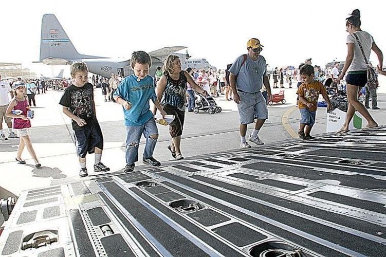 Crowds pack Luke Days | Ahwatukee Foothills | eastvalleytribune.com