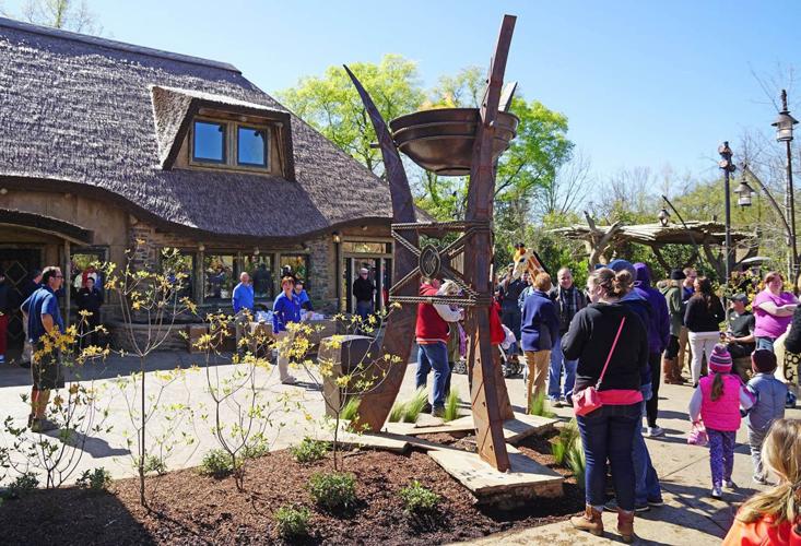 Nashville Zoo: A cool entrance sets you on your journey | Guides ...