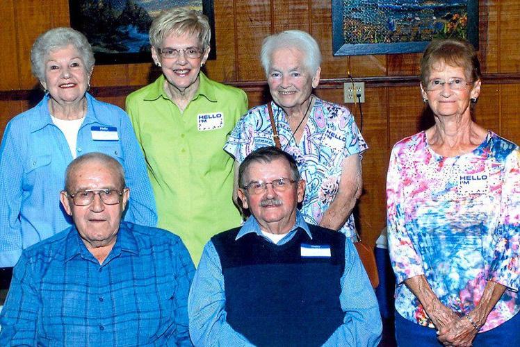 Stewardson-Strasburg alumni reunite | Community | effinghamdailynews.com