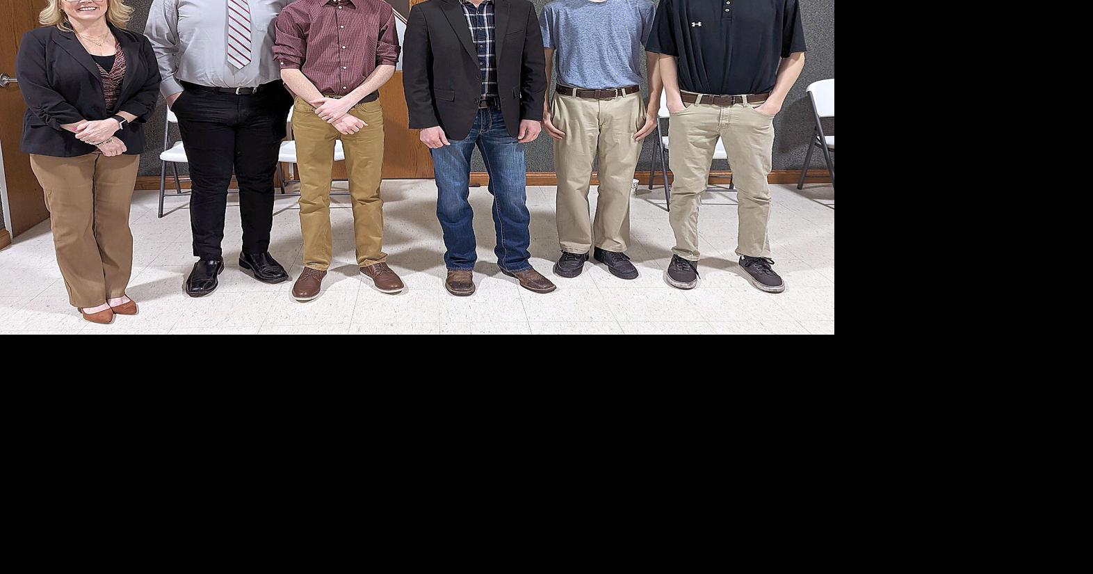 Wilhour meets with Clay County Farm Bureau, FFA students | Community ...